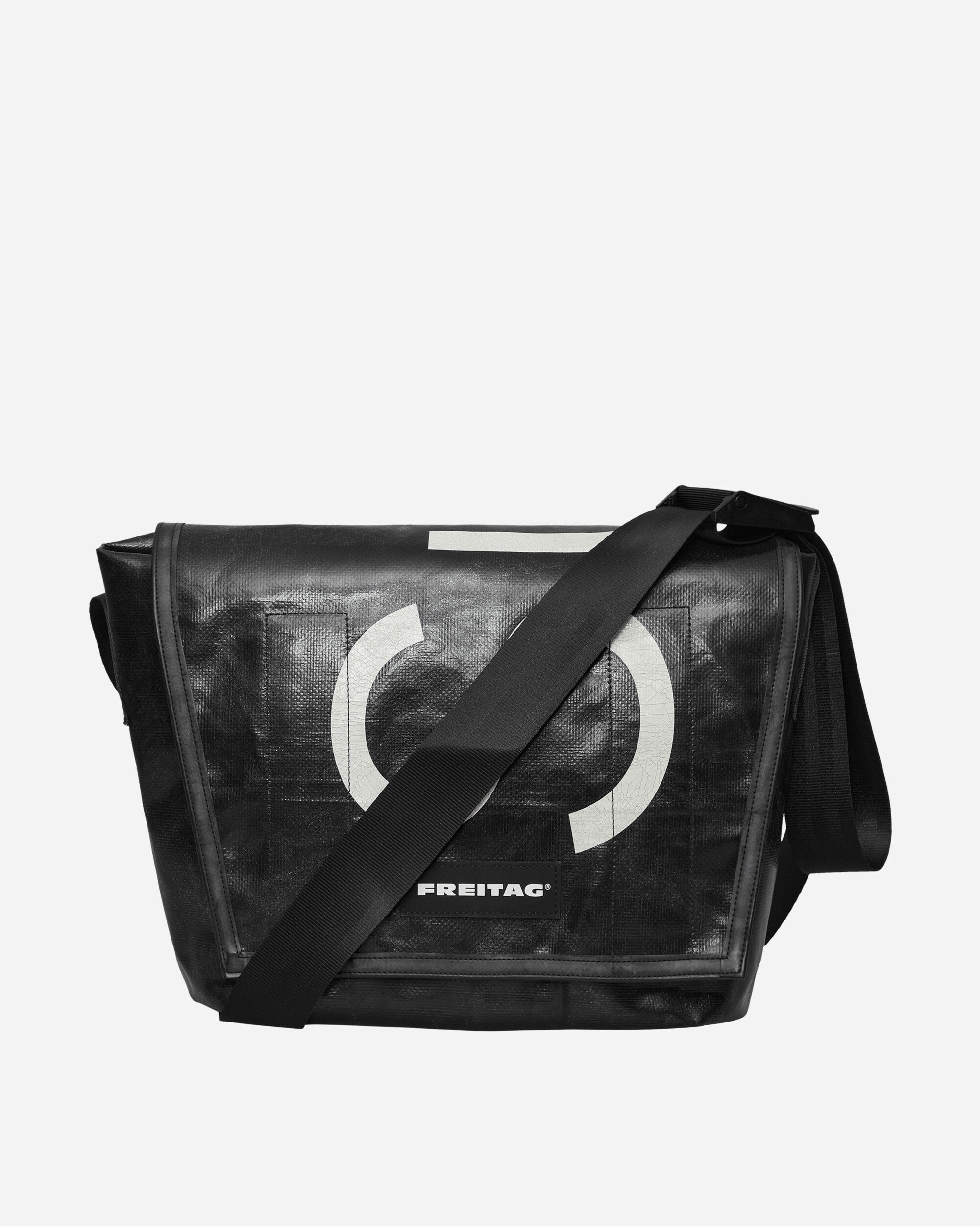 F14 Dexter Slim Messenger Bag Black – Slam Jam®